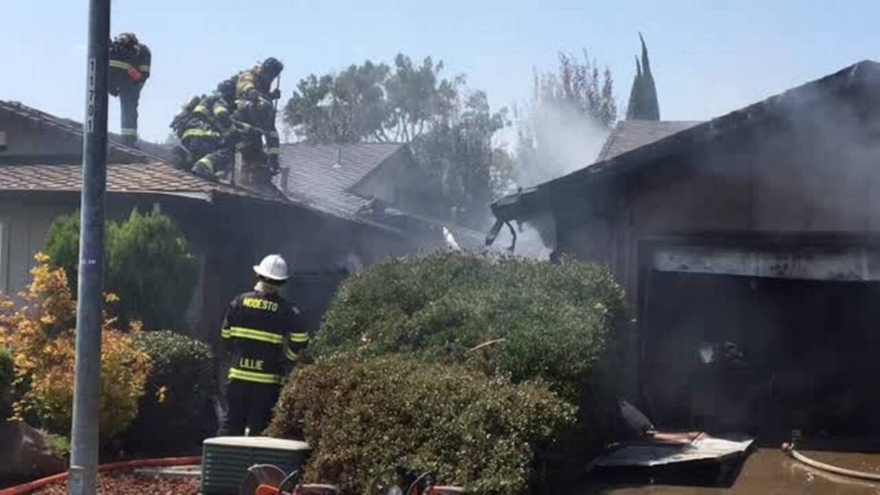 Two homes damaged in north Modesto fire | Modesto Bee