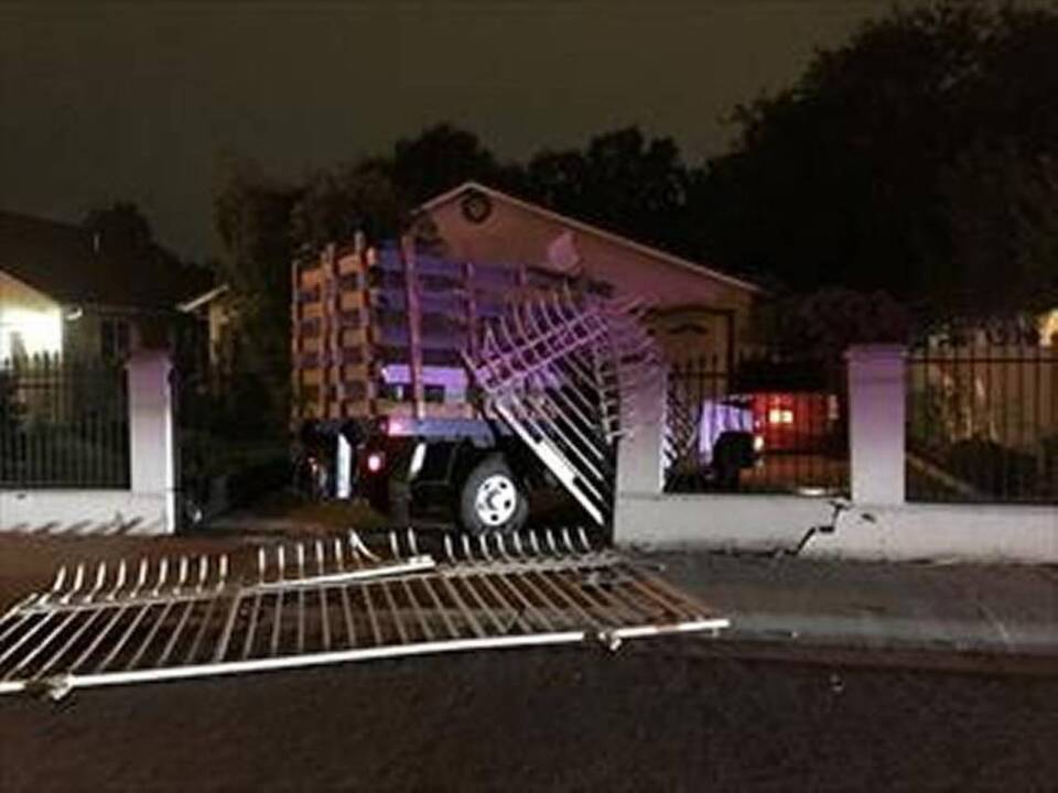 Man leaves gate all busted up at Sacramento Police facility ...