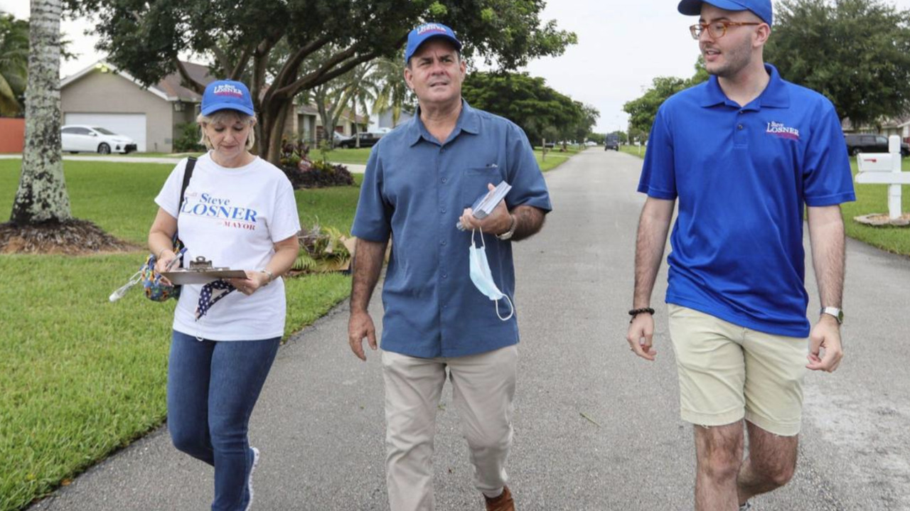 Steven Losner canvassed Homestead in his run for mayor | Miami Herald