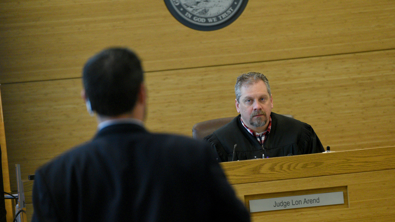 Judge questions 'extra good time' request from deputy's attorney ...