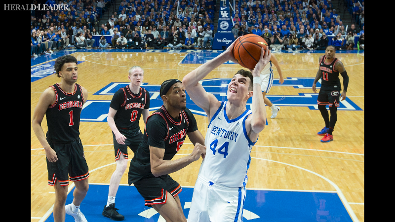 Kentucky basketball defeats Georgia 105-96, with Big Z's debut ...