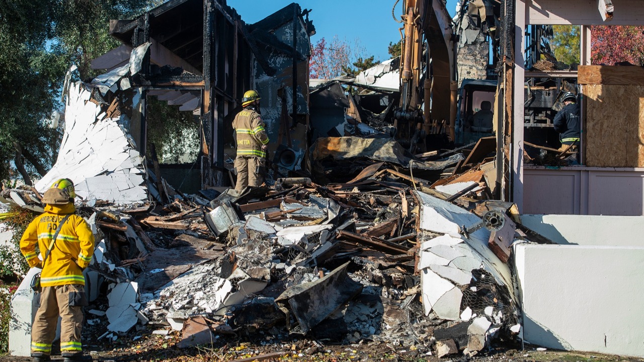 Video: Merced fire officials investigate scene of Sunday fire | Merced ...