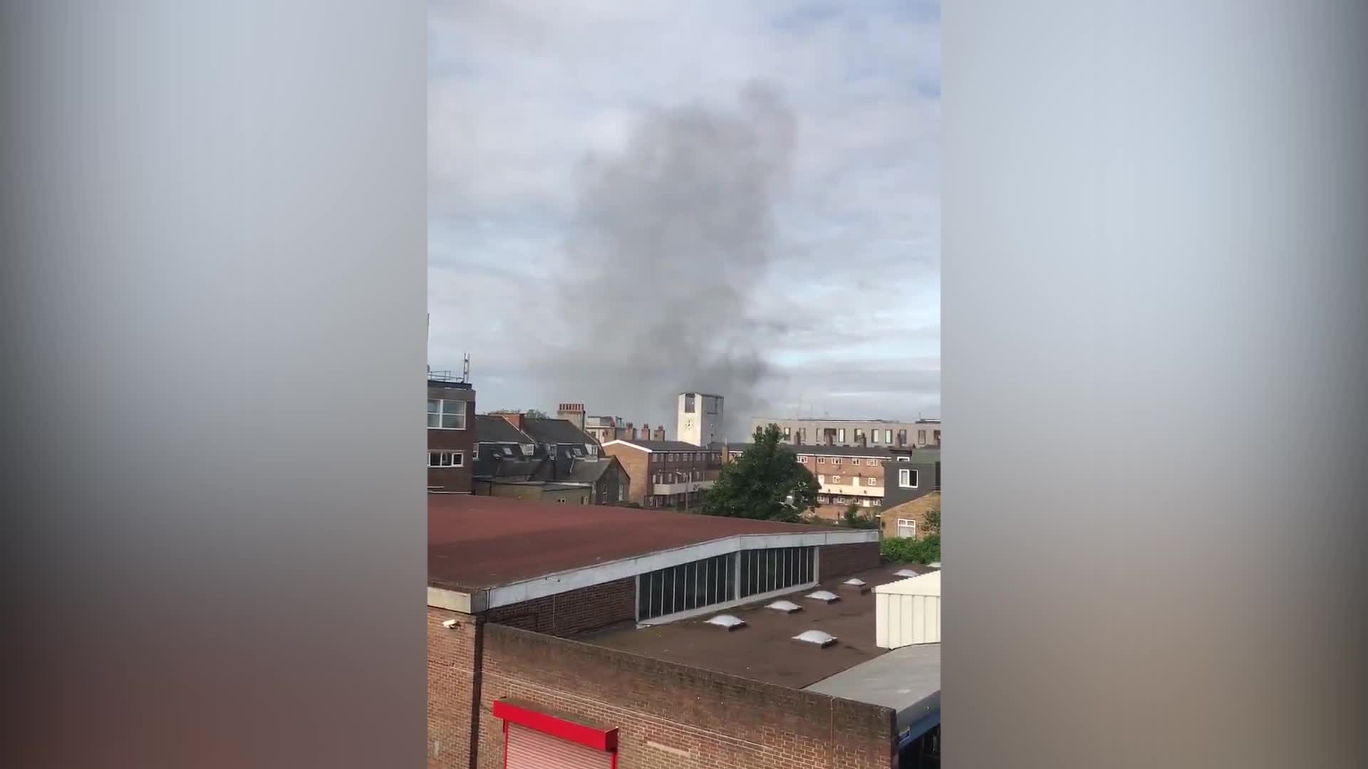 Fire At Walthamstow The Mall Sees 125 Firefighters Tackle Huge Blaze ...