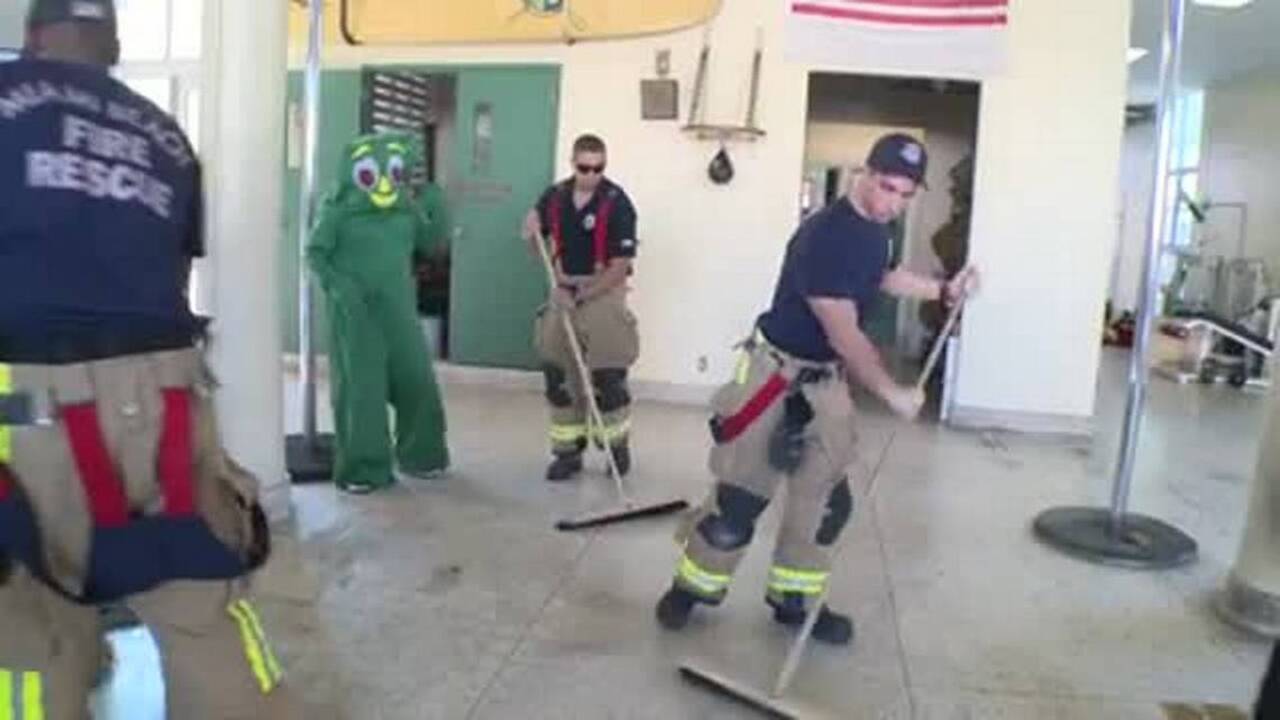 Miami Beach Fire Running Man Challenge | Miami Herald