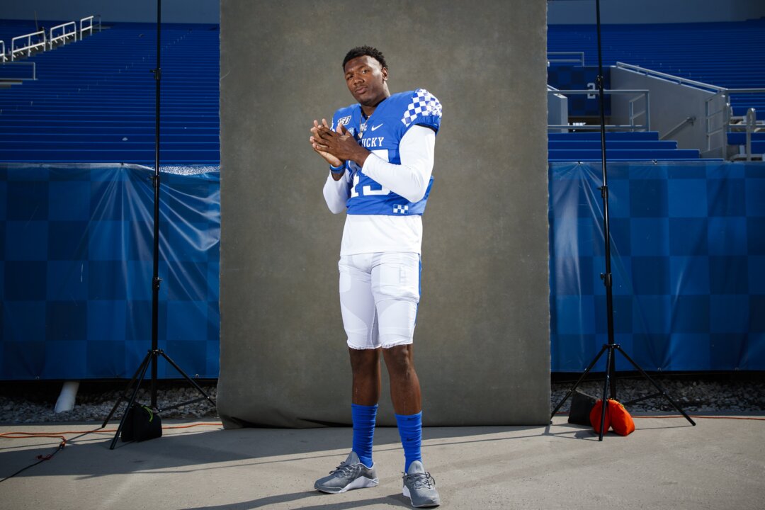 Kentucky football high on linebacker J.J. Weaver | Lexington Herald Leader