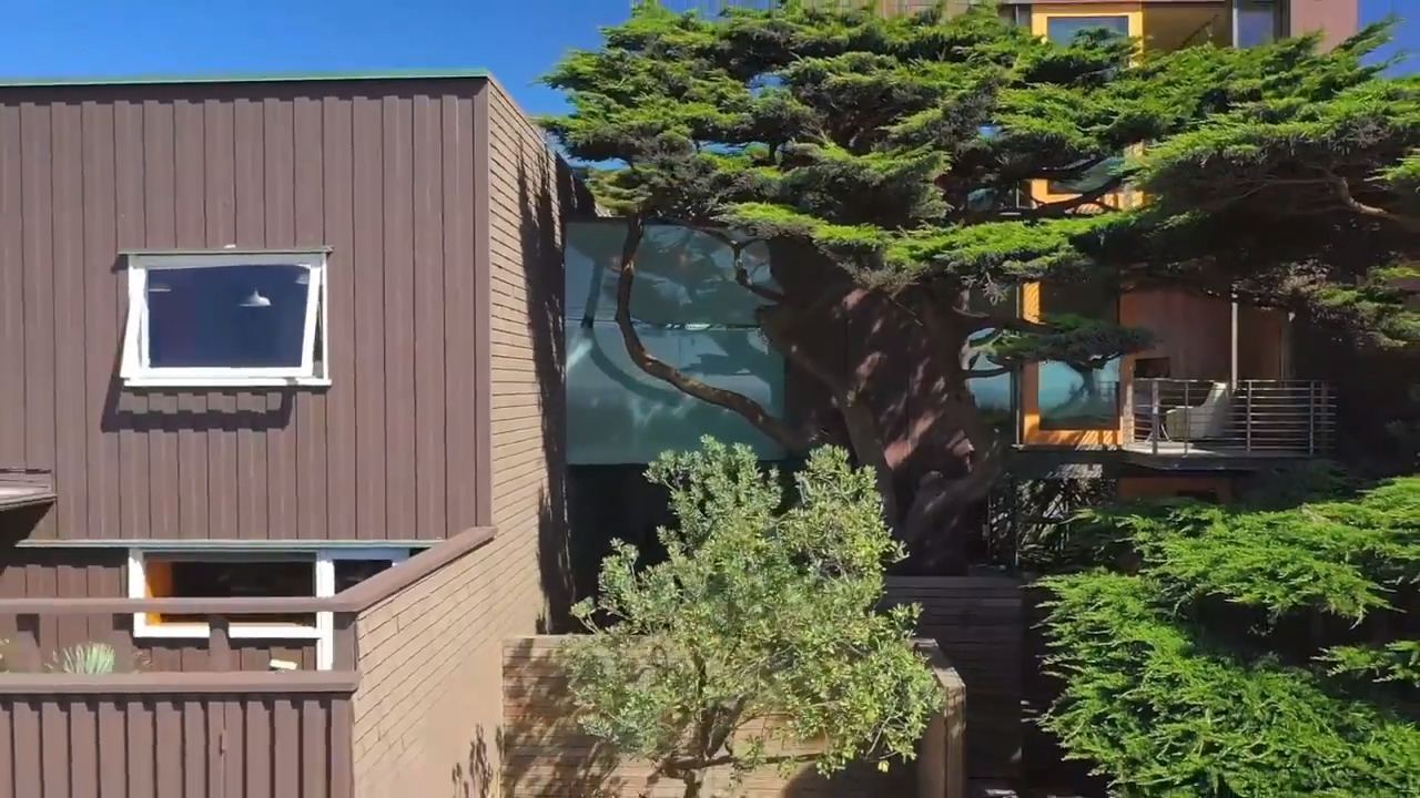 San Francisco CA Ernest Born home with glass bridge, ocean view ...