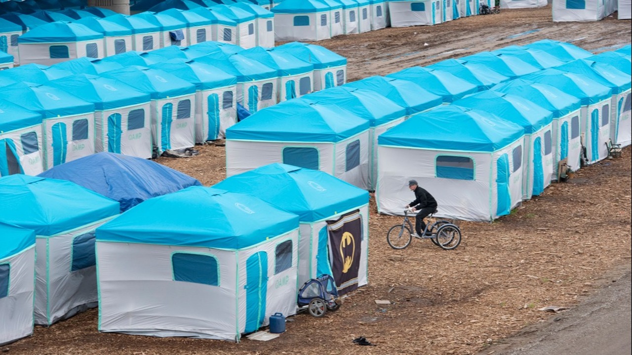 Modesto homeless settling in at bridge camp | Modesto Bee