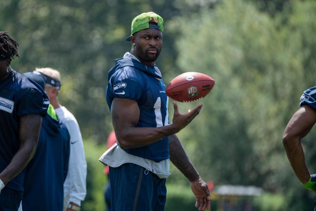 DK Metcalf back with his Seahawks position coach Sanjay Lal | Tacoma ...