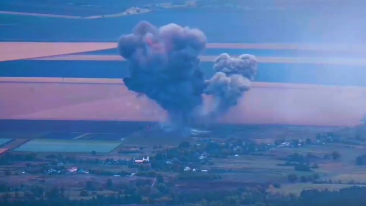 Avión de combate ruso explota en una enorme bola de fuego | El Nuevo Herald