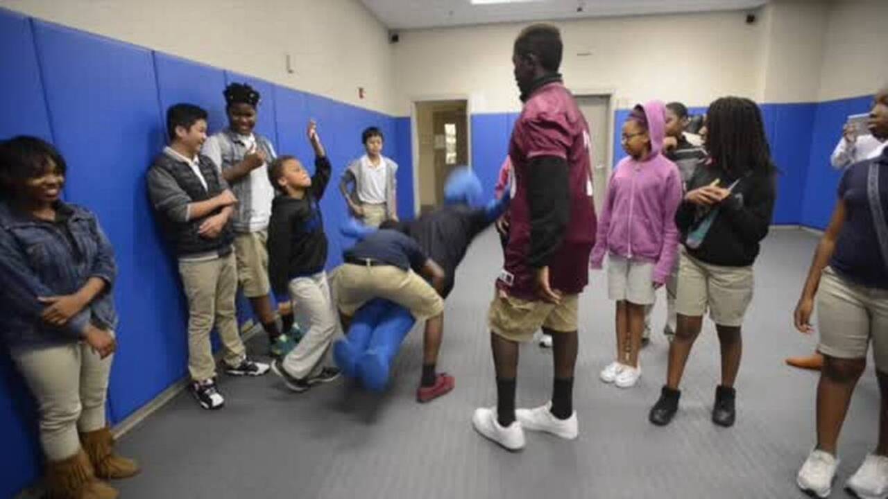 Druid Hills students visit CMPD academy | Charlotte Observer