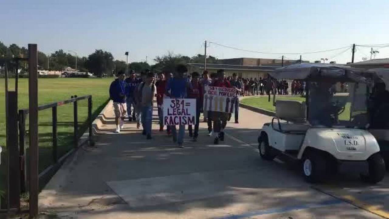 Students walk out of class in protest of SB4 at Fort Worth high school ...