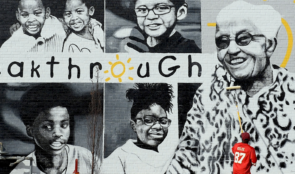 Local artist Alexander Austin just completed another one of his iconic ...