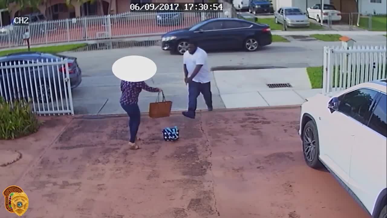 Woman was robbed of her purse as she was entering the front gate of her ...