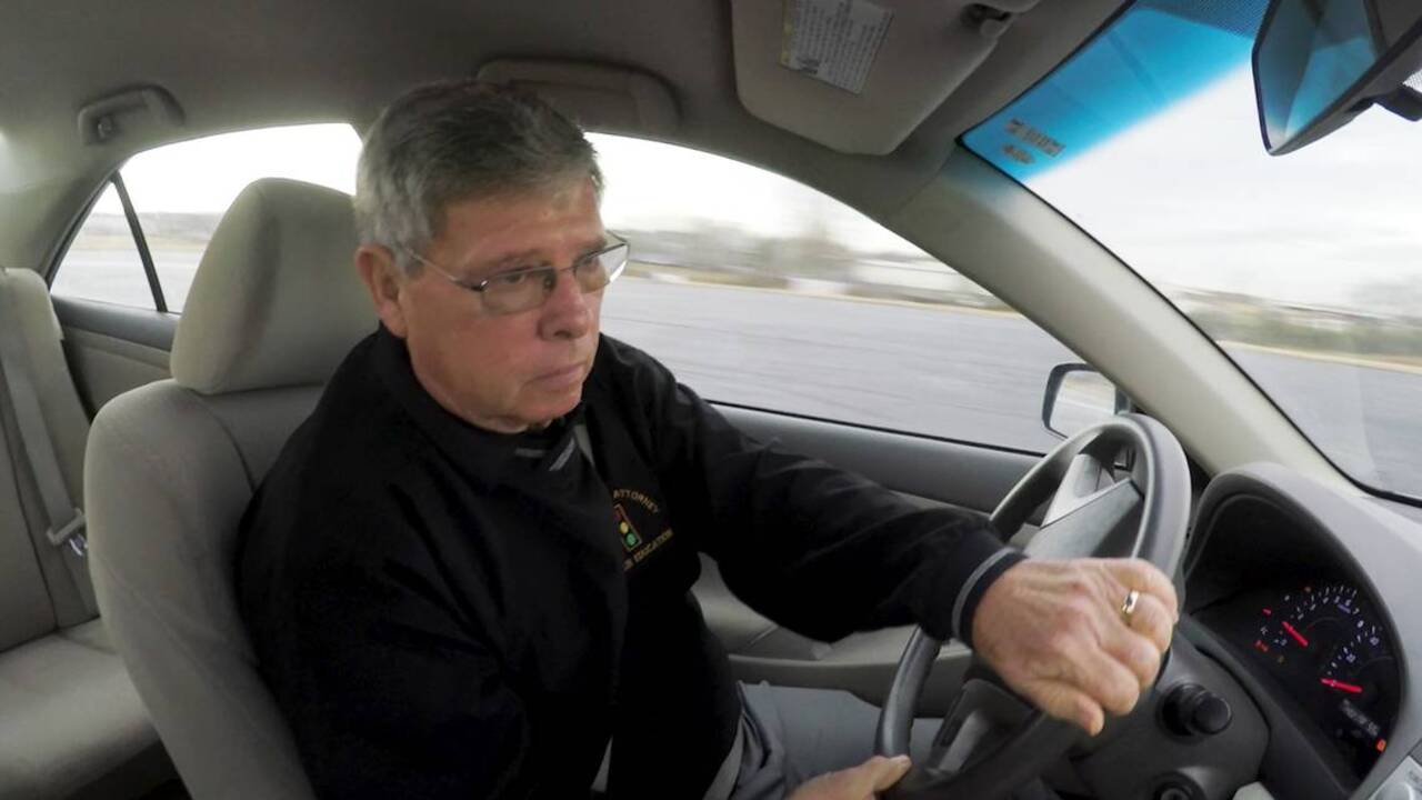 What to do when your car 'fishtails' on slick roads | Lexington Herald ...