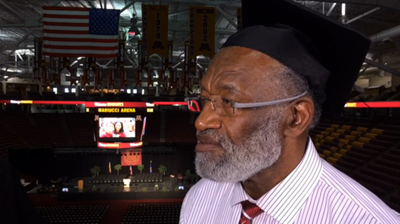 Chiefs legend Bobby Bell graduates from college at age 74 | Kansas City ...