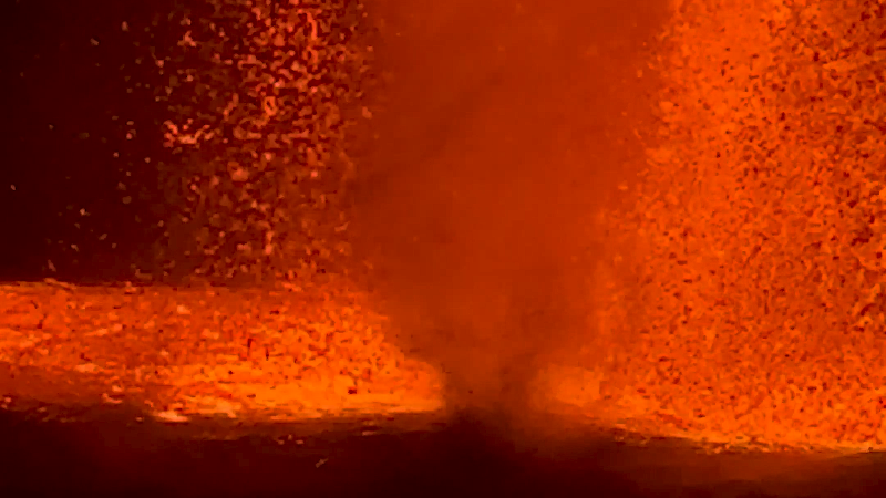 Swirling 'tephra devil' forms during Kilauea eruption | AccuWeather