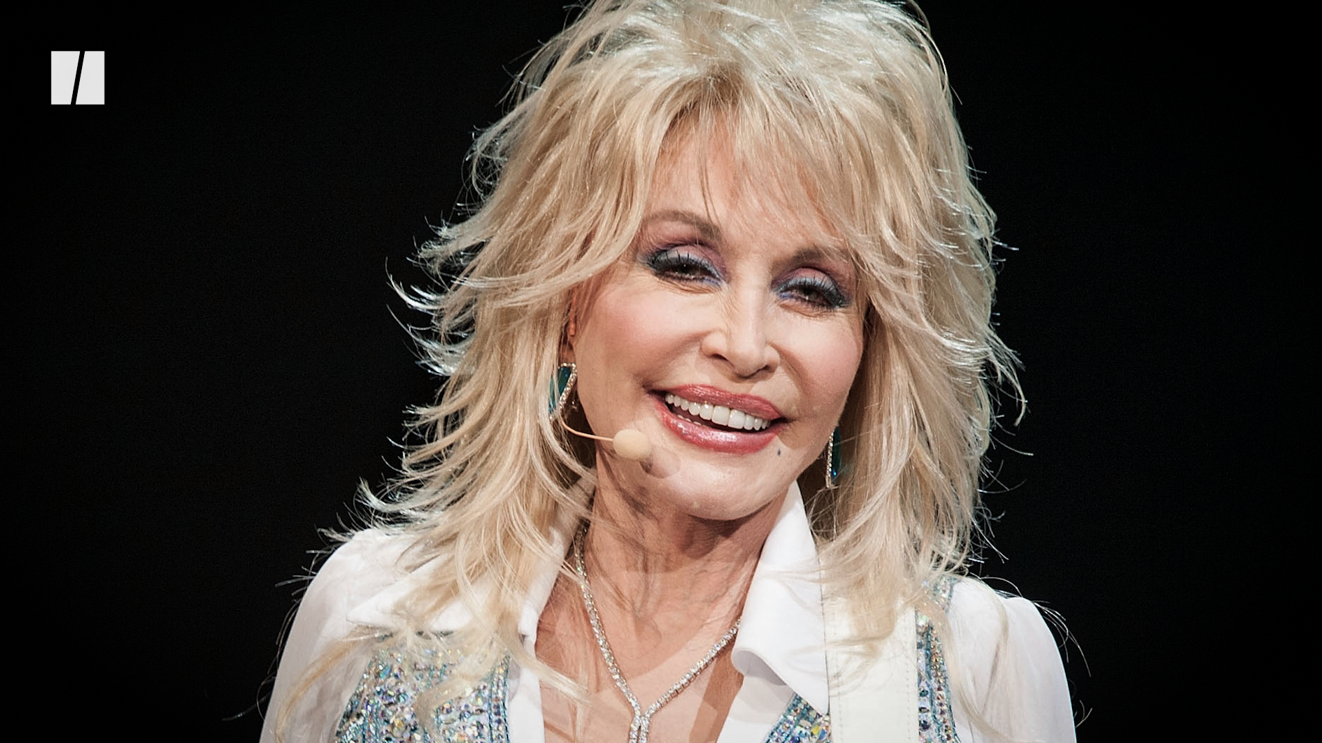 Dolly Parton's Outfit Gets Huge Cheer At NFL Halftime Show | HuffPost ...