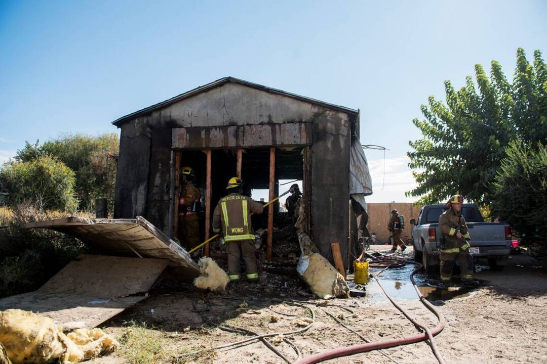 Fire destroys garage that was turned into living space in Livingston ...