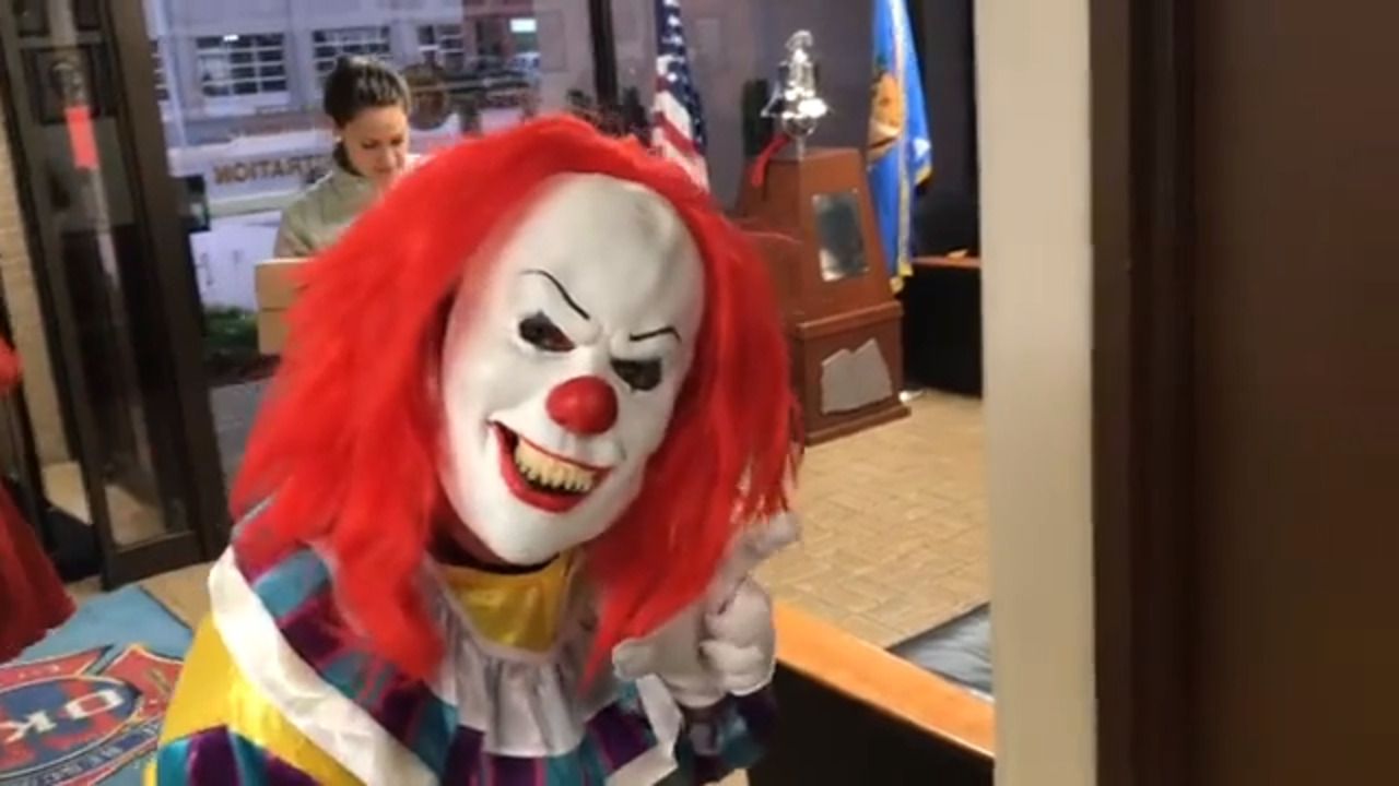 Creepy clown makes special delivery in Oklahoma City | Fort Worth Star ...