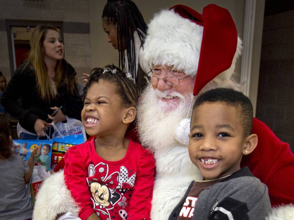 Santa helps children of murdered parents find joy in Christmas | Kansas ...