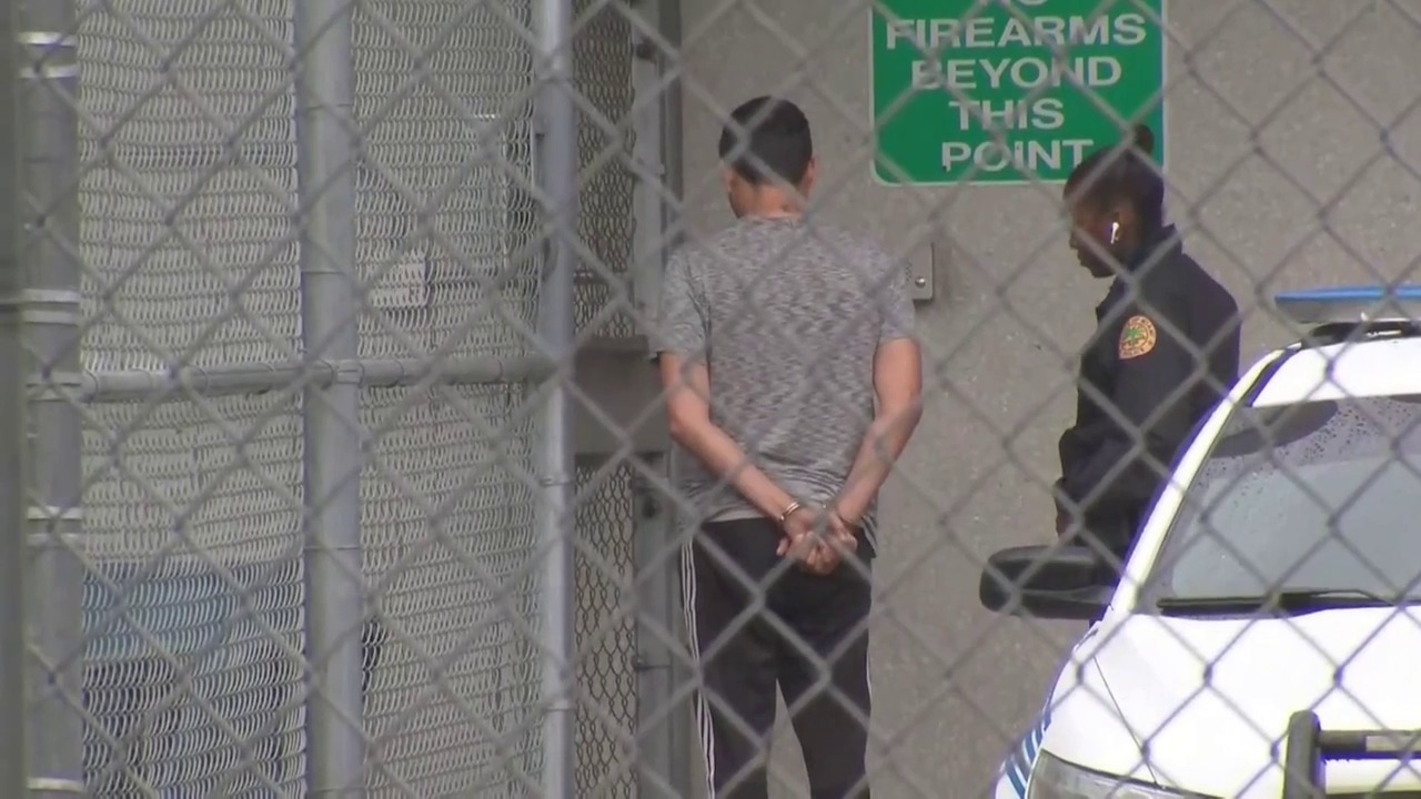 Feds charge ex-Miami mayoral aide accused of sending lewd pic | Miami ...