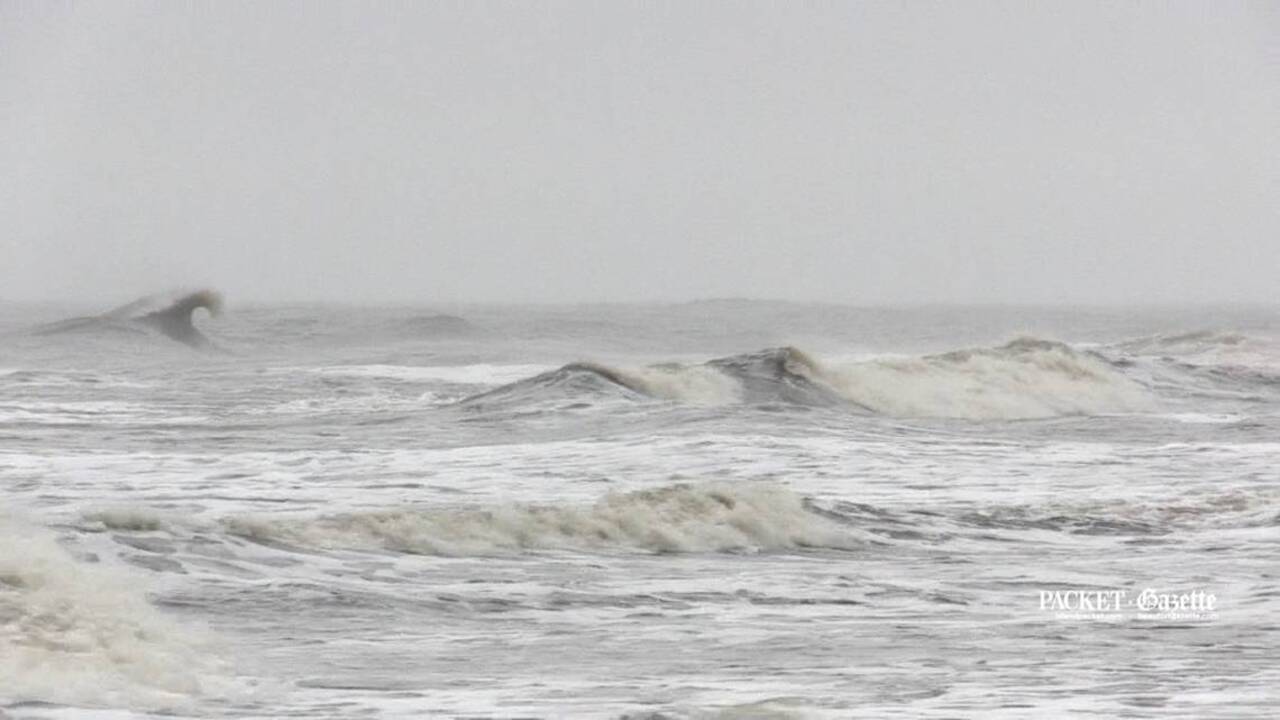 Video: On Hilton Head beaches, Alljoy Beach, extremely high tides ...