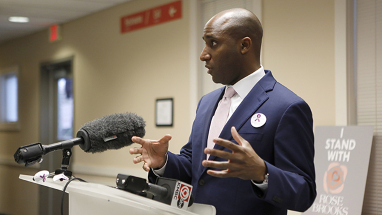 Mayor Lucas announces ordinance to keep guns from domestic abusers ...