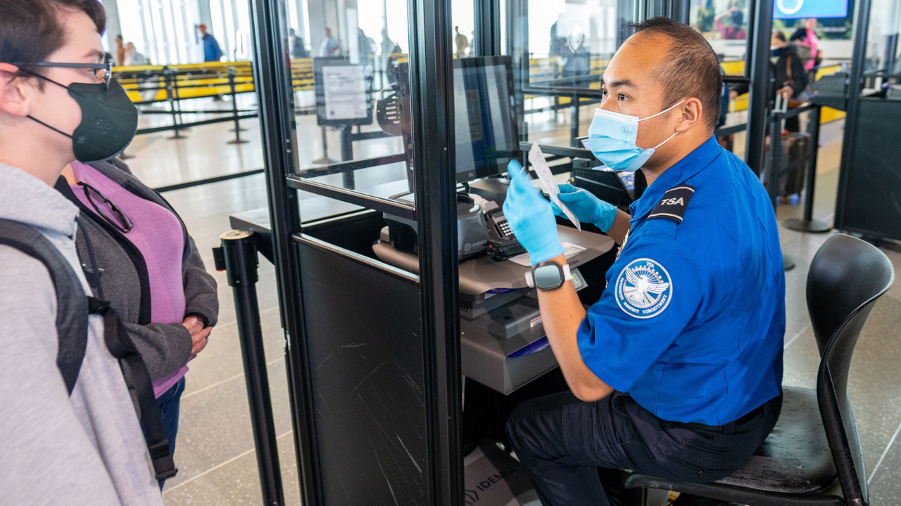 Sacramento International Airport TSA holiday travel tips | Sacramento Bee