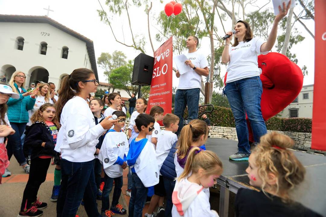 Hundreds of community volunteers take part in to Love SLO's day of ...