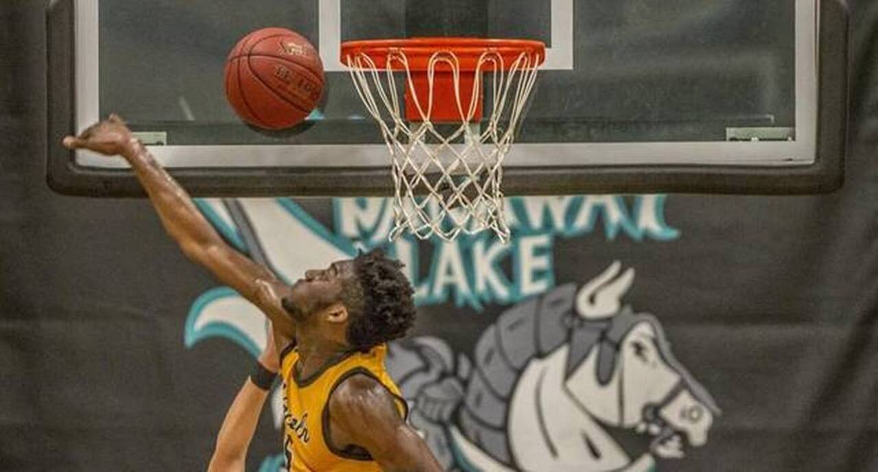 Highlights as Emmett Linton, Willie Thomas lead Lincoln past Spanaway ...