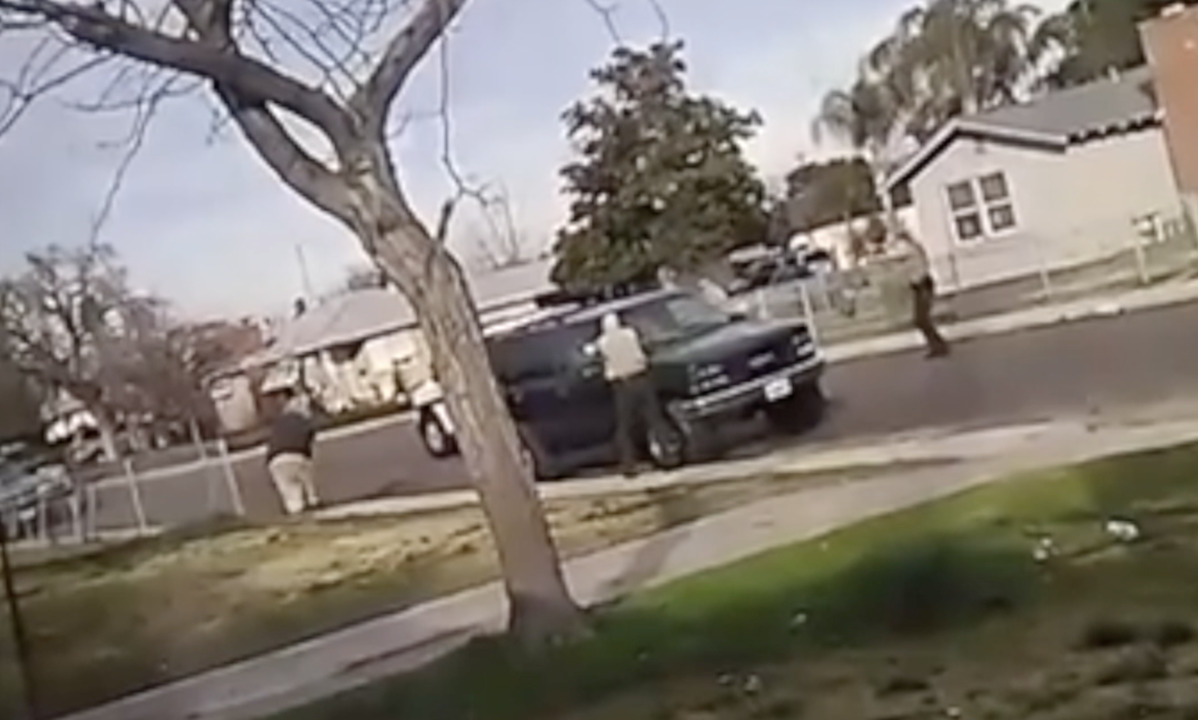 Neighbor Records Video Of Sheriffs Deputy Shooting At Man With Knife