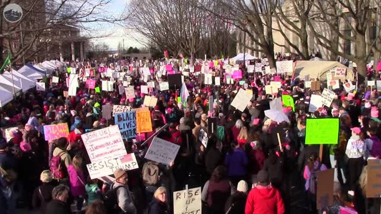 Crowd gathers for Womens March on Bellingham | Bellingham Herald