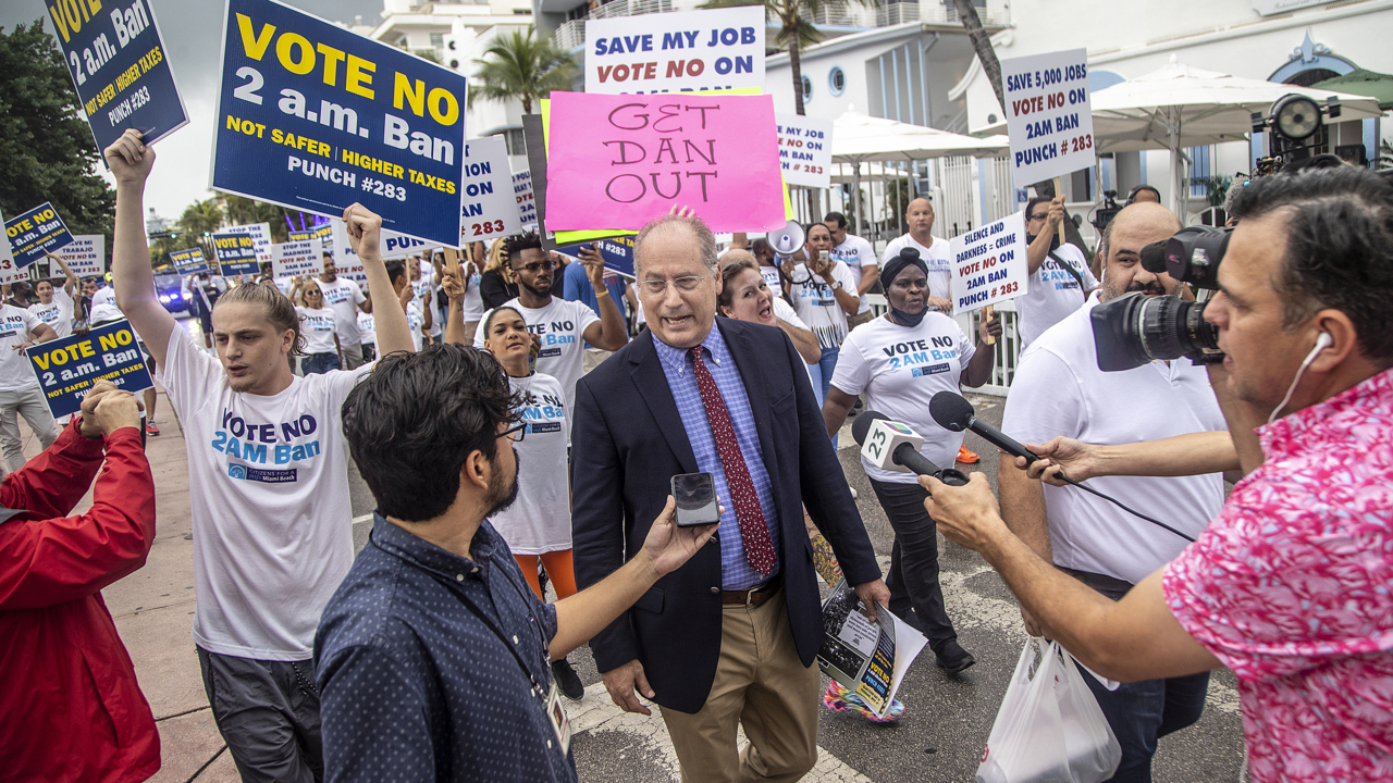 Protesters against 2 a.m. booze ban disrupt Gelber's presser | Miami Herald