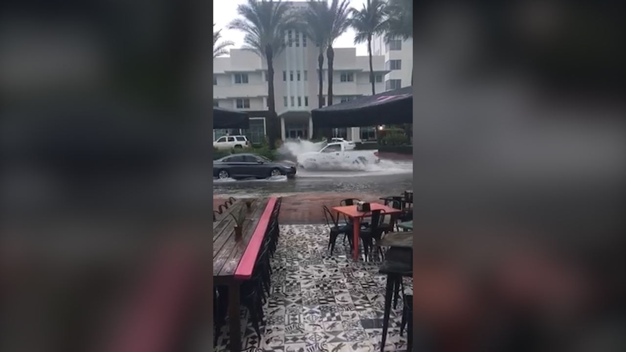 King Tide (plus rain) is already flooding Miami Beach streets days ...