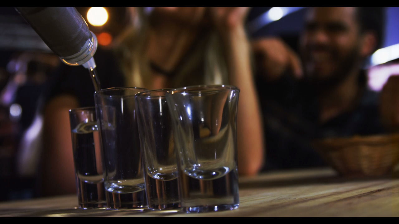 1 minute lesson on how to party safely in bars | Kansas City Star