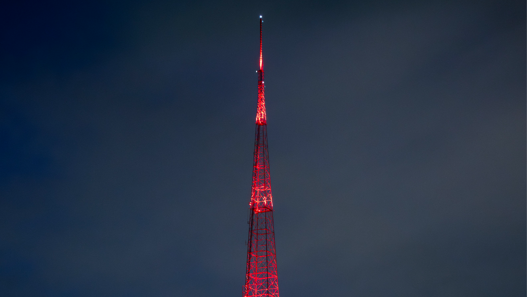 KCTV tower lights up Kansas City during test | Kansas City Star