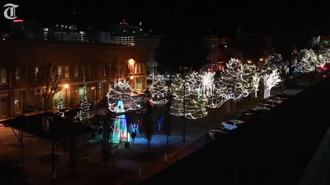 Poplar Street in Macon, Ga. lights up for the holidays | Macon Telegraph