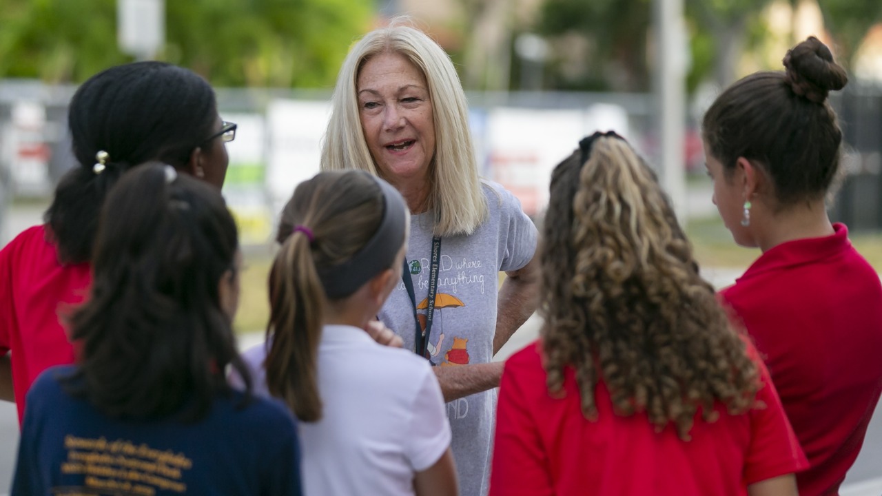 After 45 years this elementary school teacher in Miami retires | Miami ...