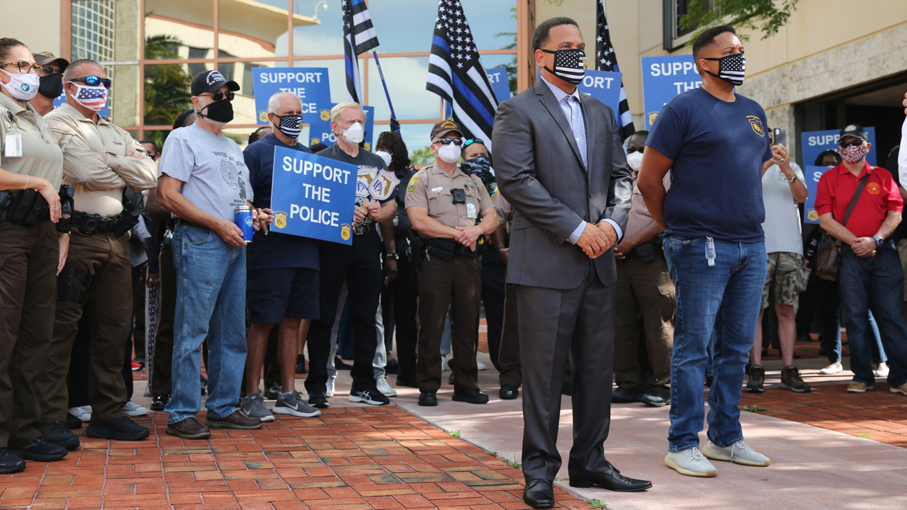 Miami-Dade police officers joined the President of the South Florida ...