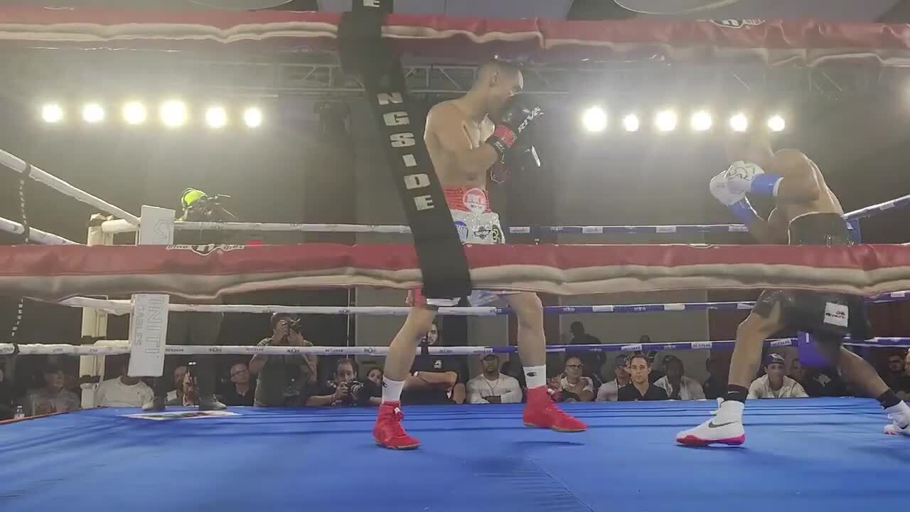 Victor Abreu boxeo con precisión rumbo a la victoria | El Nuevo Herald