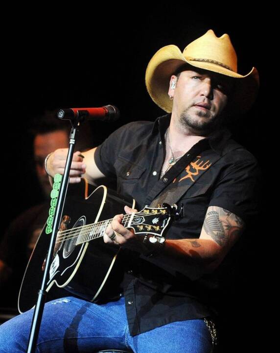 Jason Aldean performs 'Just Gettin' Started' in Macon | Macon Telegraph