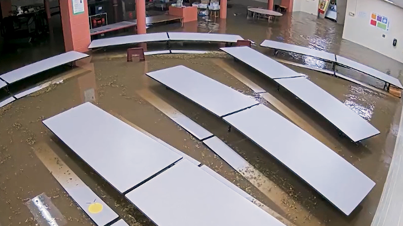 Rising floodwaters inundate Wisconsin elementary school | AccuWeather