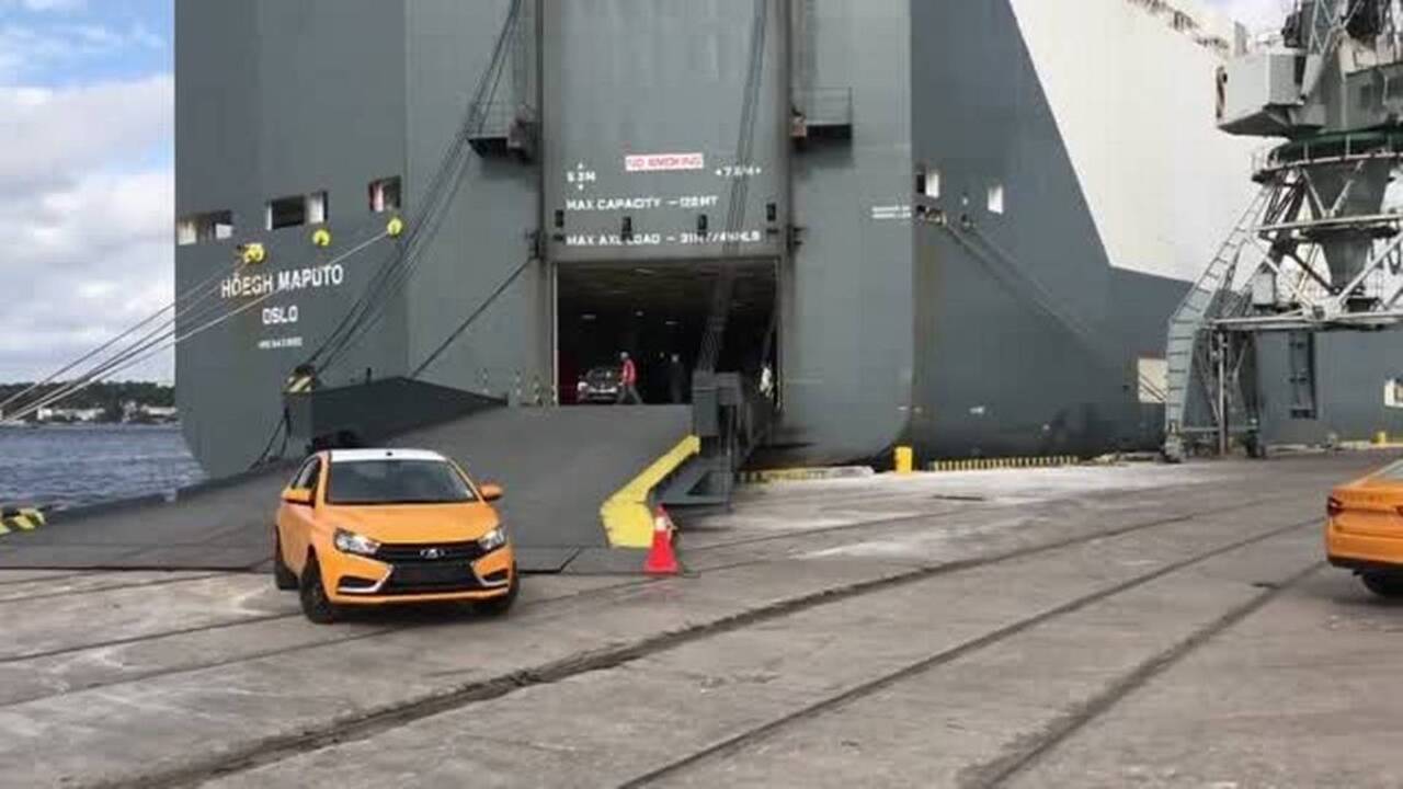 Cuba muestra los nuevos Ladas que llegaron al país | El Nuevo Herald