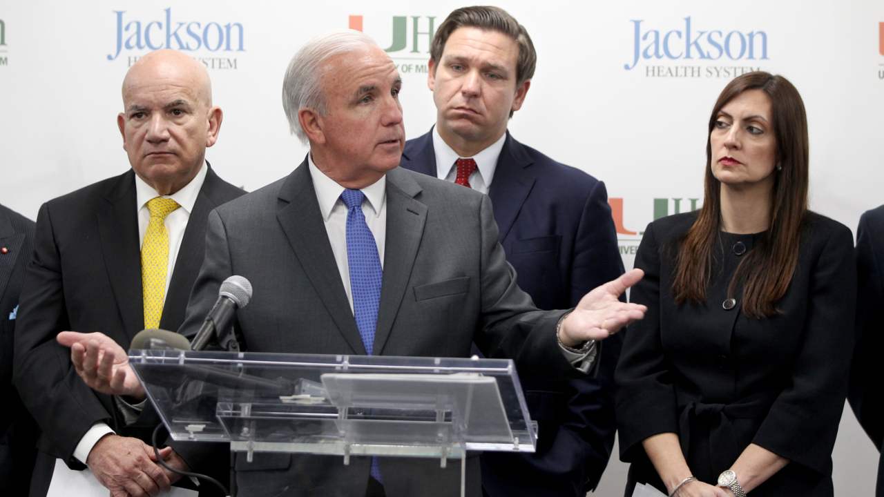 Miami-Dade commissioners, mayor: limit flights from Cuba | Miami Herald