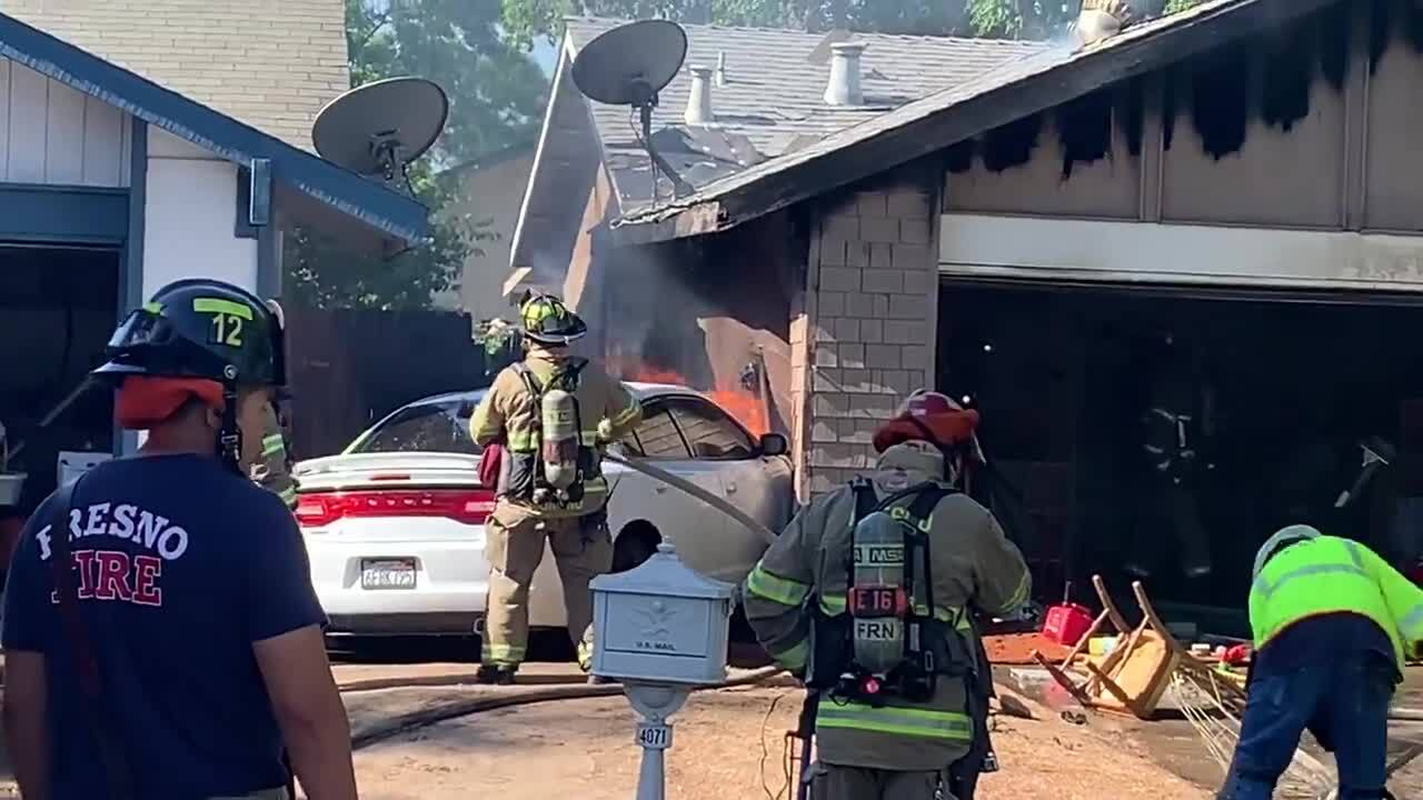 Car hits gas meter, sparks two-alarm fire in Fresno, CA | Fresno Bee