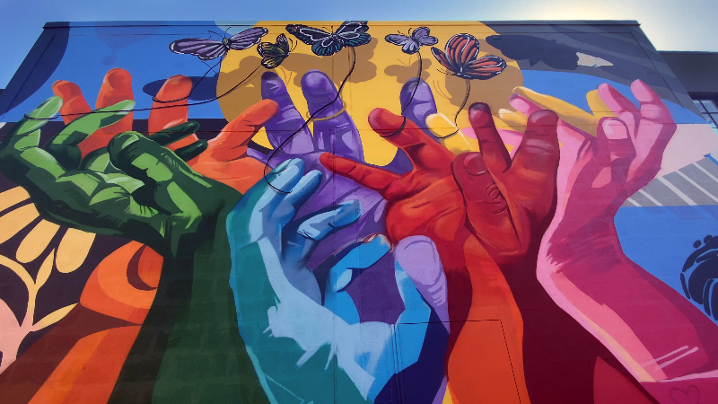 Atlanta, GA artist paints a new mural in Columbus, GA | Columbus Ledger ...