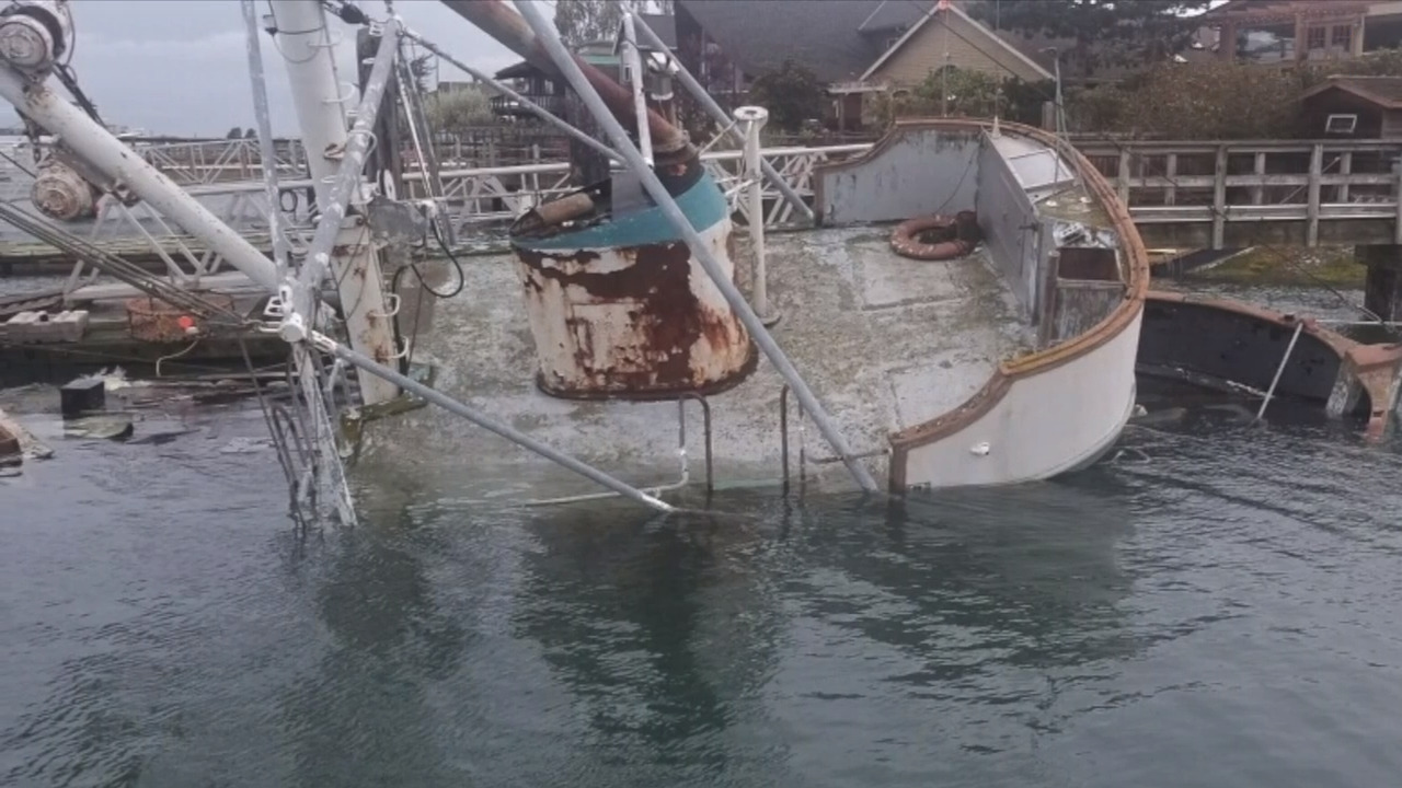 Second derelict boat sinks, remains in Sandy Point channel | Bellingham ...