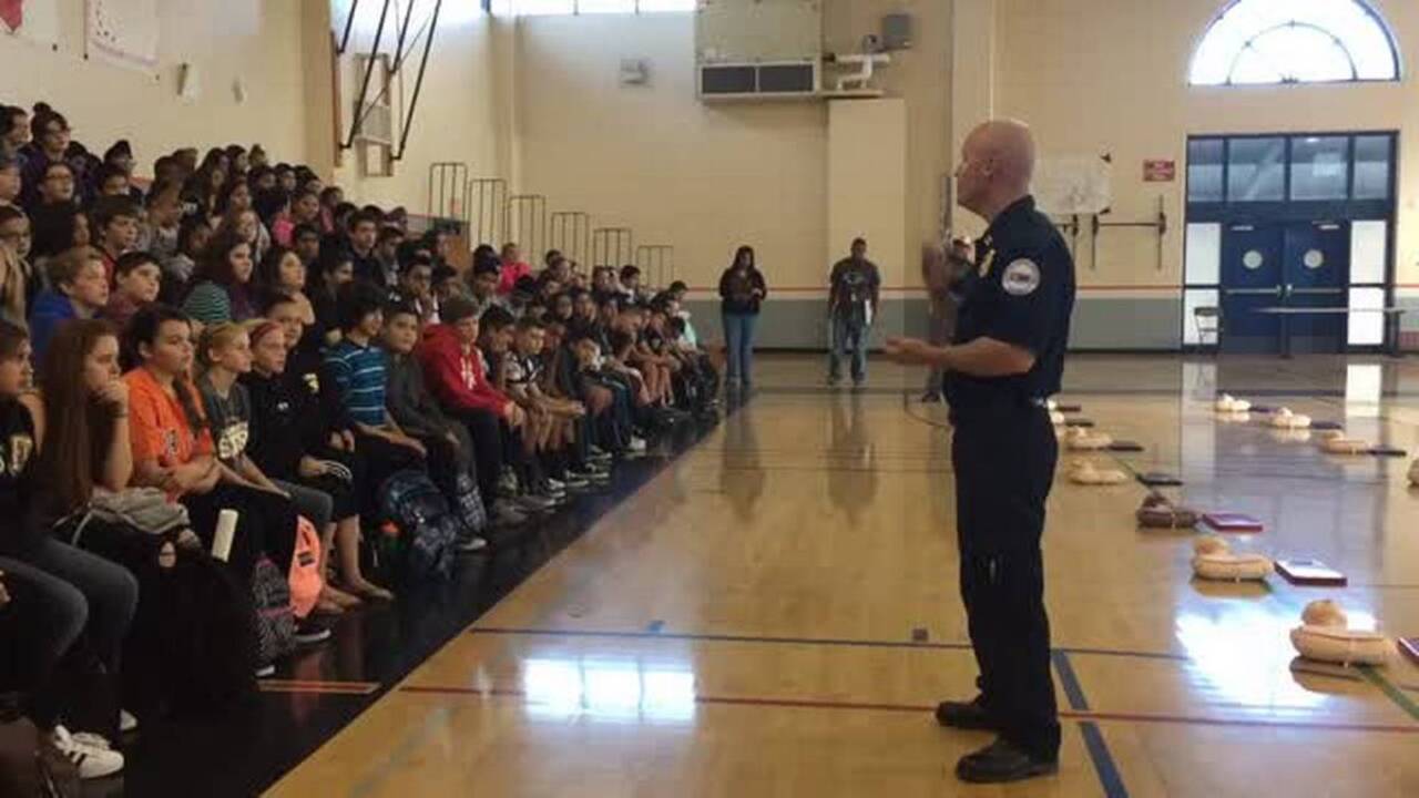 Turlock Junior High kids learn to save lives | Modesto Bee