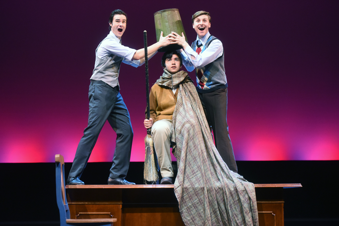 YES Company prepares for Singin' in the Rain in Modesto | Modesto Bee