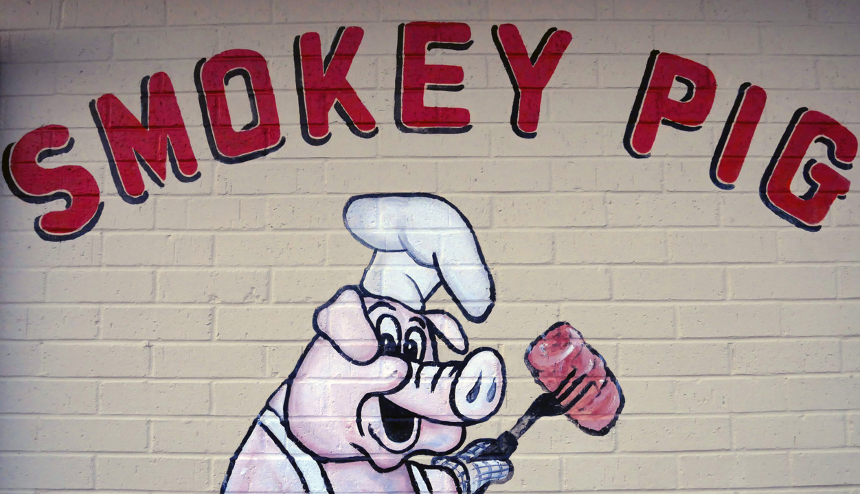 Foodie Friday: Smokey Pig Barbecue restaurant in Columbus | Columbus ...